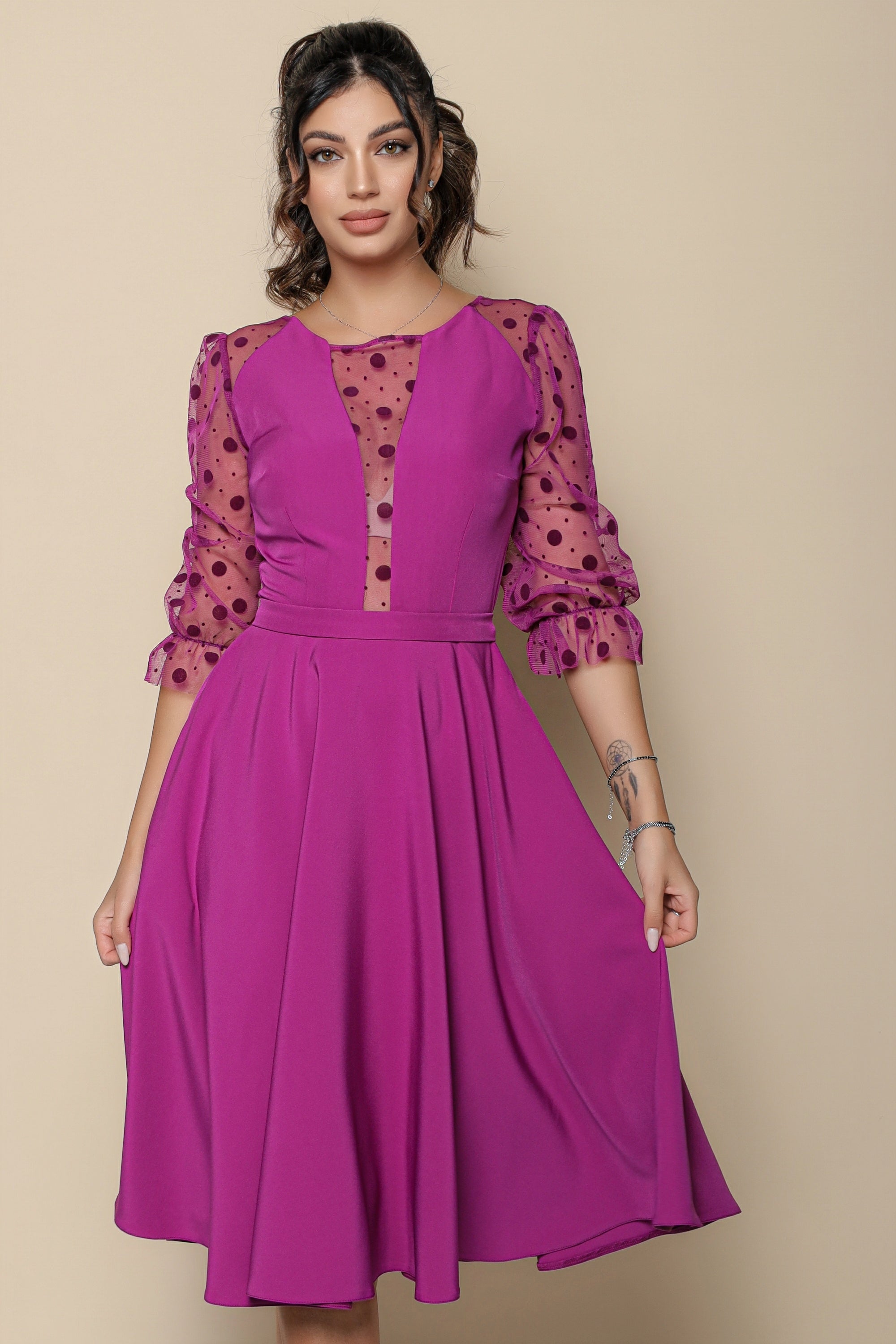 Rochie MBG magenta cu insertie si maneci din tull cu buline – MBG Collection