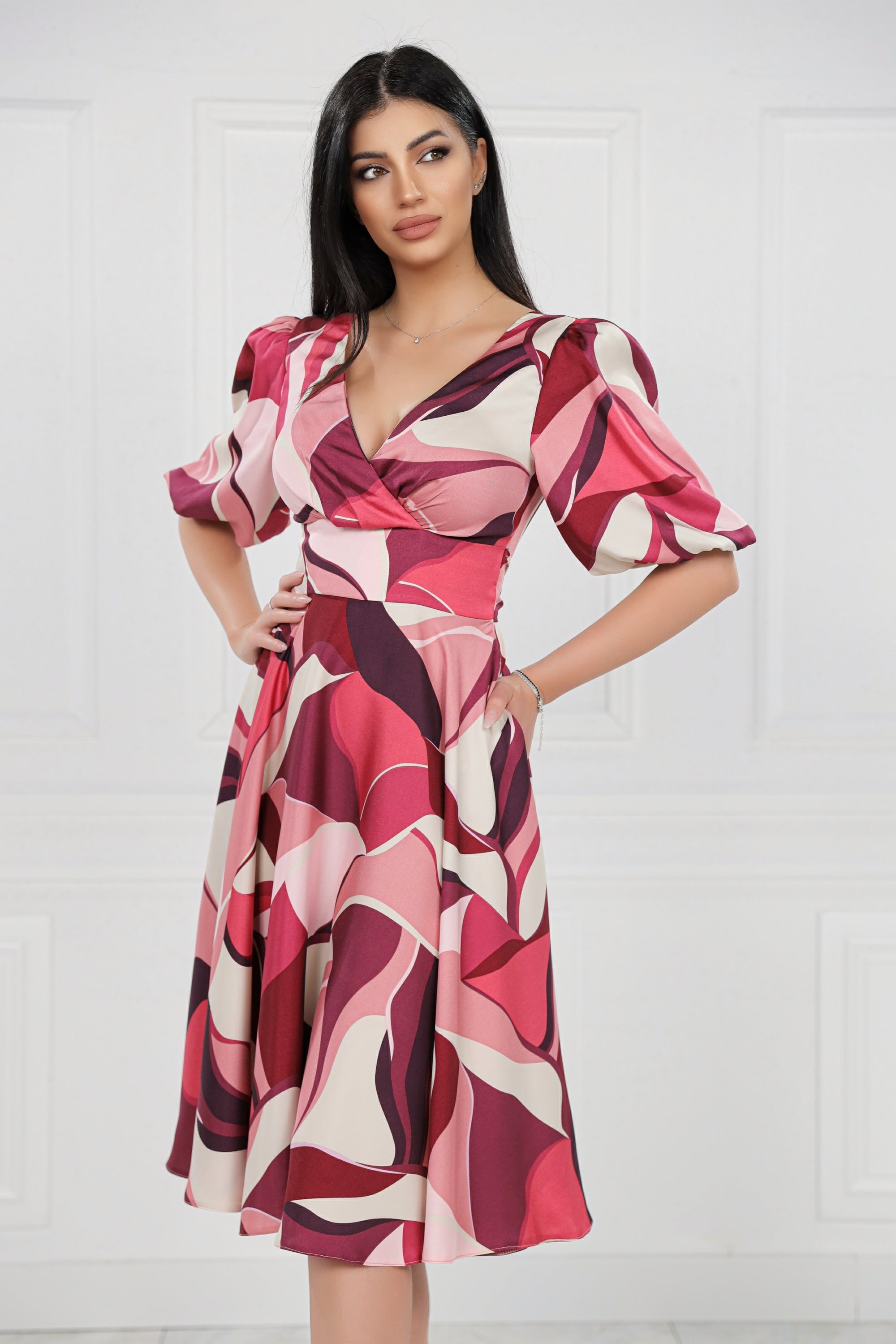 Rochie MBG roz cu imprimeu grena si maneci bufante – MBG Collection